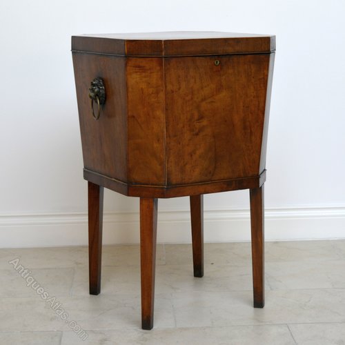 Flamed Mahogany Cellarette With Original Interior - Antiques Atlas