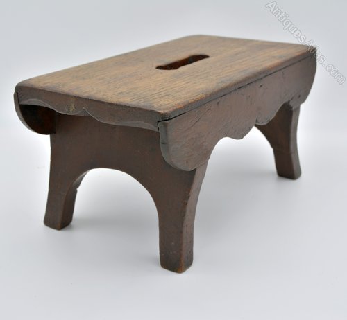 Scottish Footstool Referred To As A Creepie - Antiques Atlas