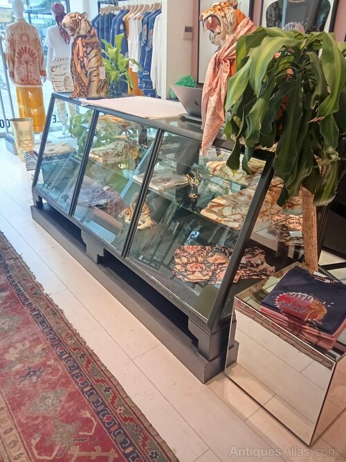 Antiques Atlas - 1940s Ebonsied Shop Display Counter as876a1321