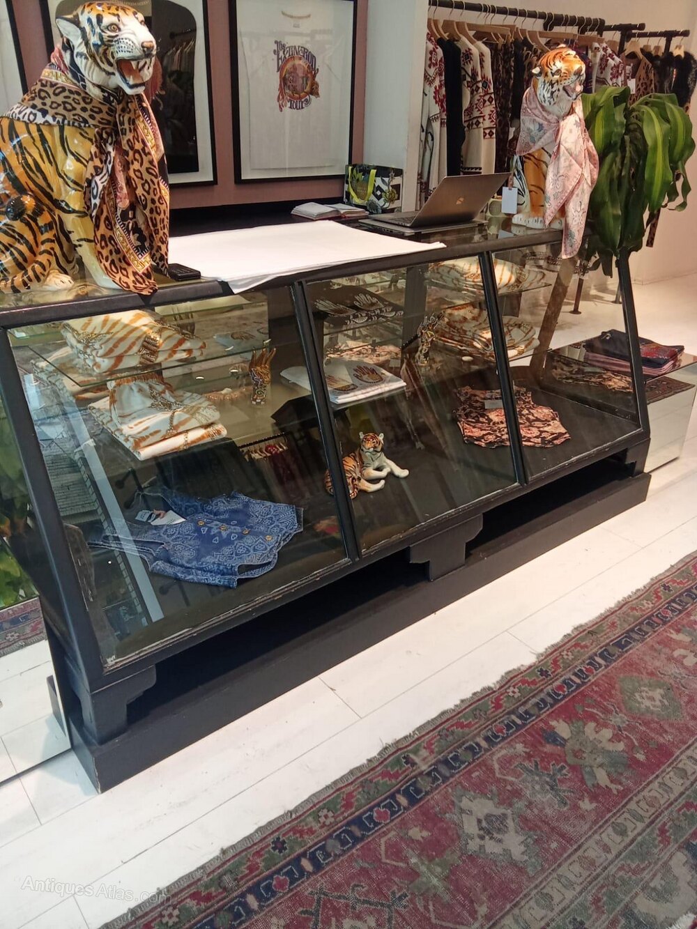 Antiques Atlas - 1940s Ebonsied Shop Display Counter as876a1321