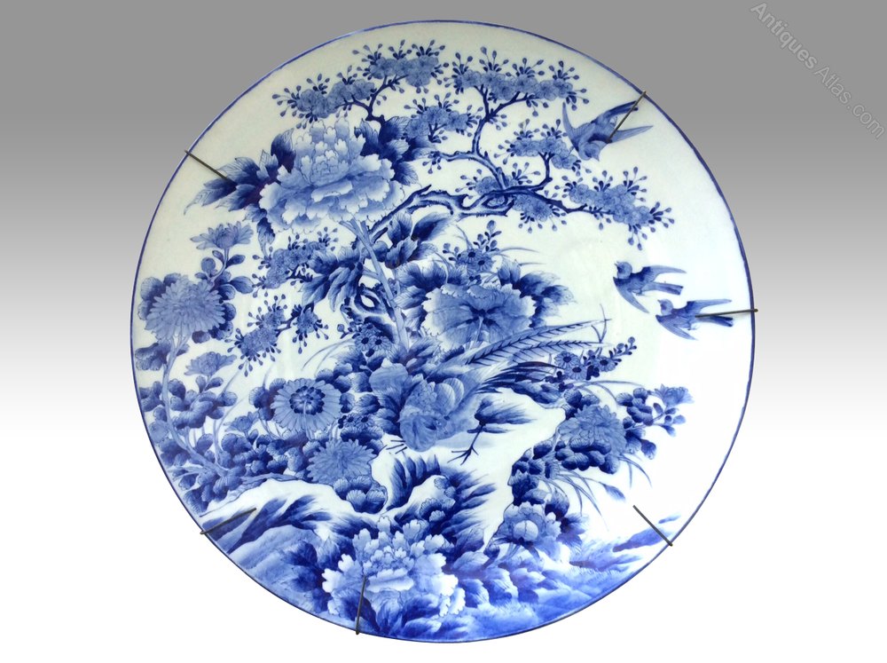 Antiques Atlas - Large Antique Japanese Imari Blue & White Plate