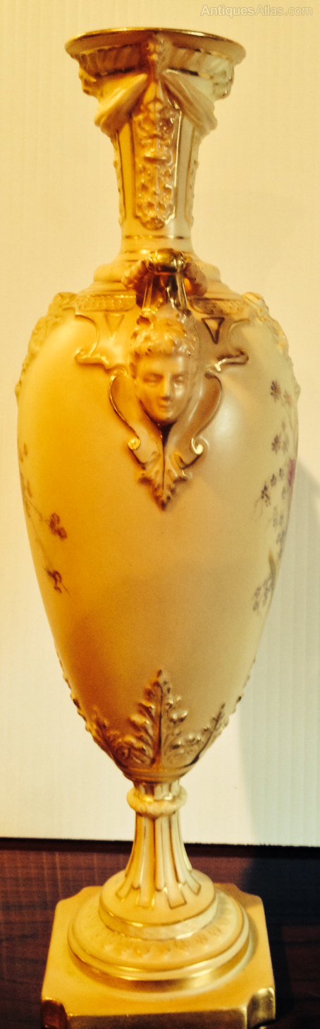 Antiques Atlas - Very Fine Antique Royal Worcester Vase