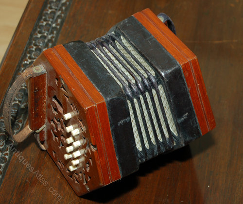 Antiques Atlas - Rosewood Twenty Button Concertina