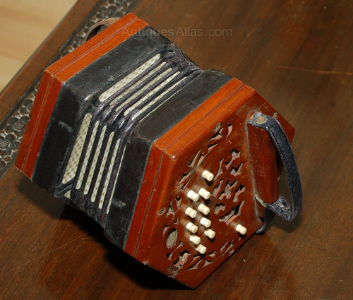Antiques Atlas - Rosewood Twenty Button Concertina