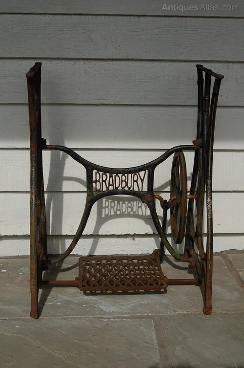 Antiques Atlas - Vintage Sewing Machine Plinth [table Base] as075a2324 ...