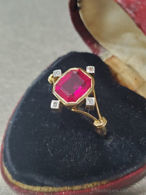 Antiques Atlas - French Art Deco Ruby & Diamond 18ct Gold Ring Q1/2