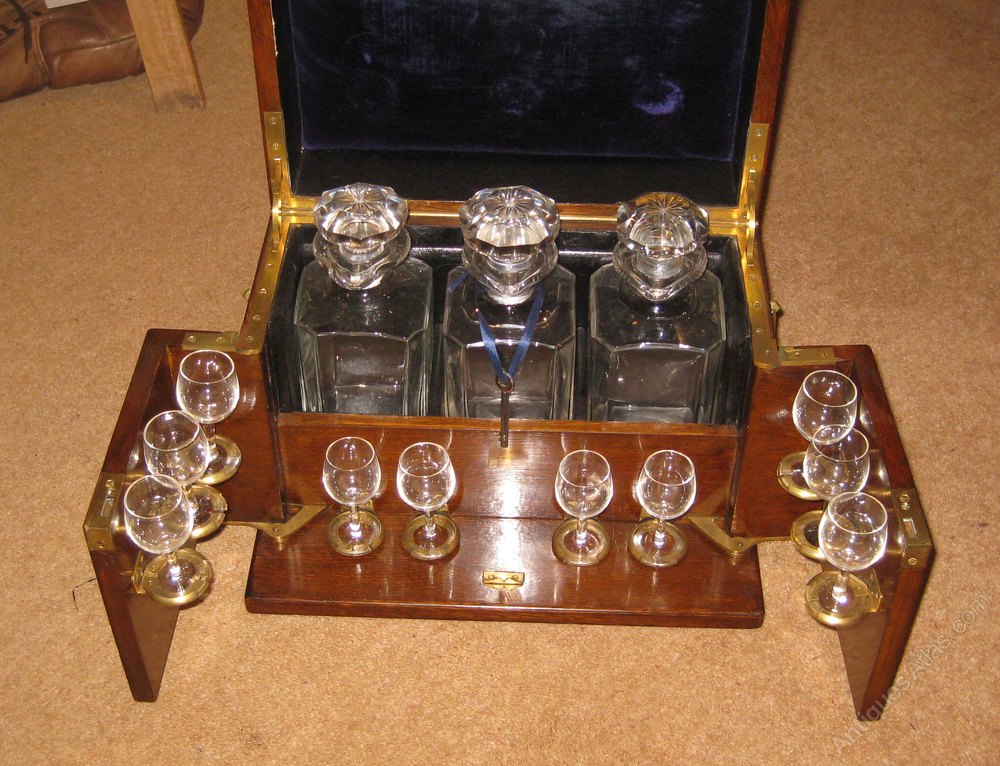 Antiques Atlas - A Superb Lockable Oak Decanter Box Circa 1900