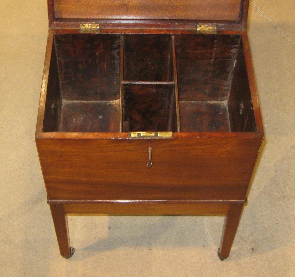 Beautiful Georgian Mahogany Cellarette. Circa 1800 - Antiques Atlas