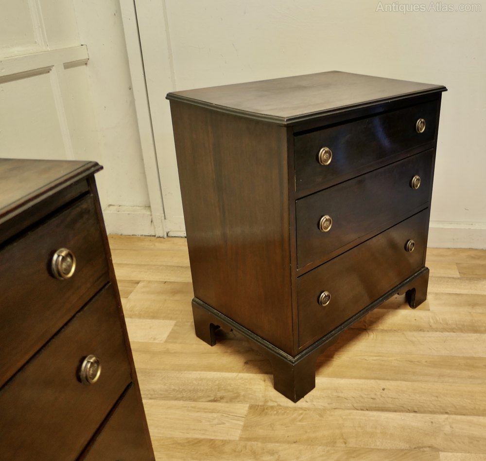Antiques Atlas - A Pair Of Small Georgian Style Chest Of Drawers ...