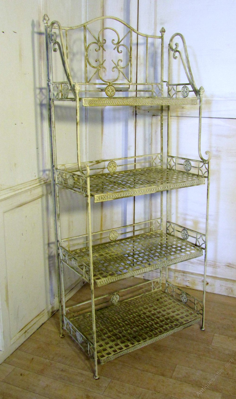 A Shabby Old French Bakers Stand as284a2122 / DL403 - Antiques Atlas