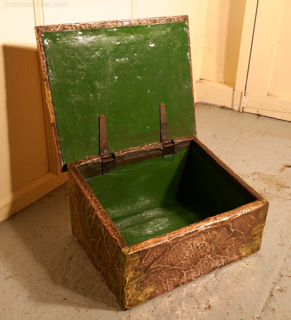 Antiques Atlas - Arts & Crafts Copper & Brass Fireside Slipper Box