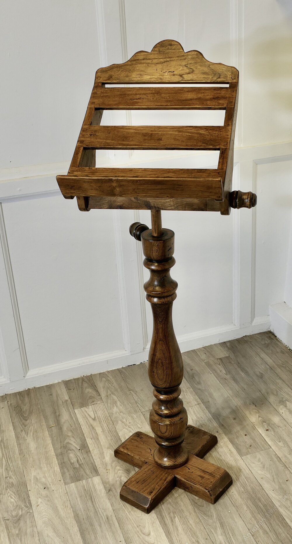 Arts And Crafts Elm Reading Stand, Menu Stand as284a11043 / ZX64 ...