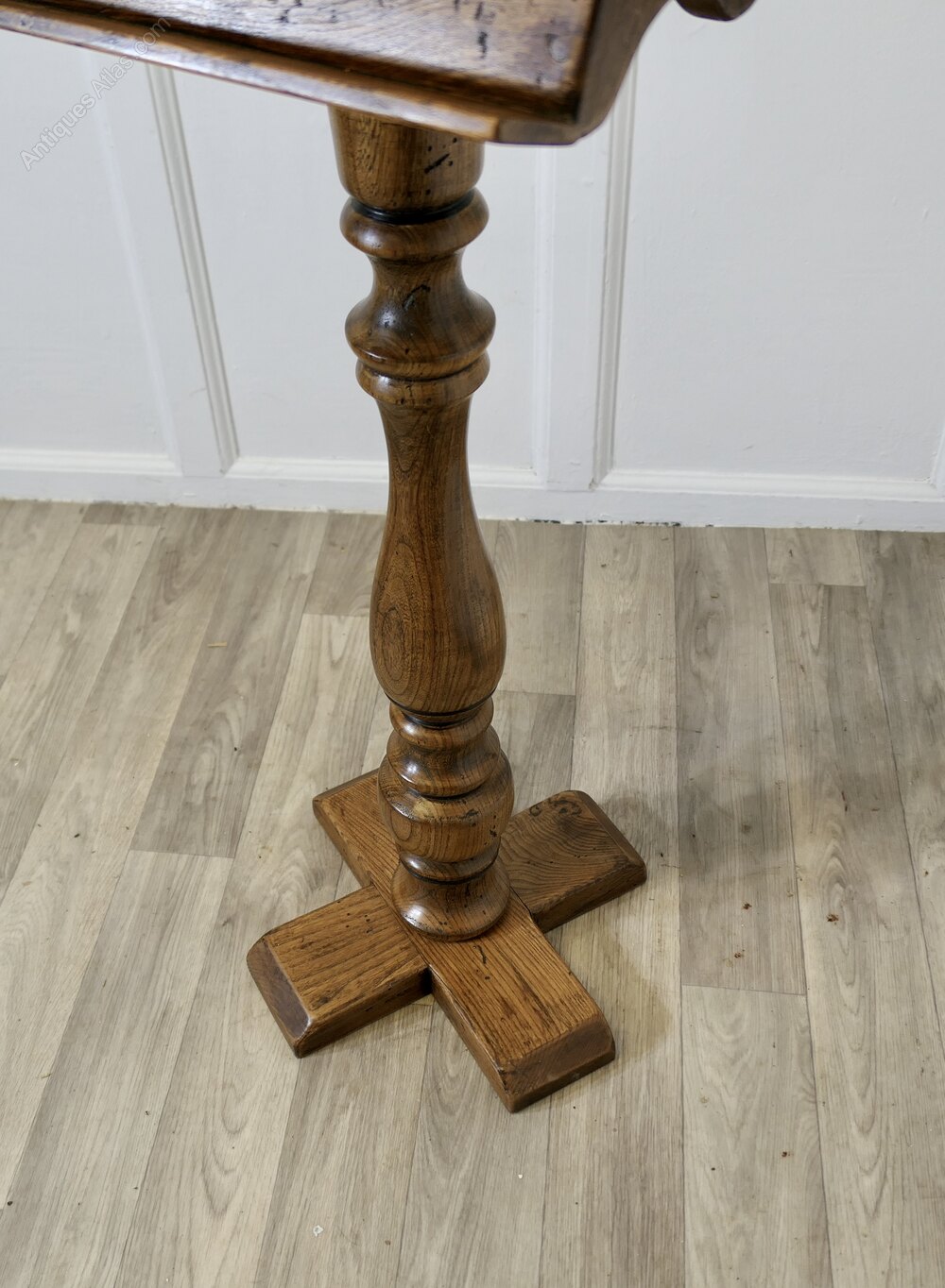 Arts And Crafts Elm Reading Stand, Menu Stand as284a11043 / ZX64 ...