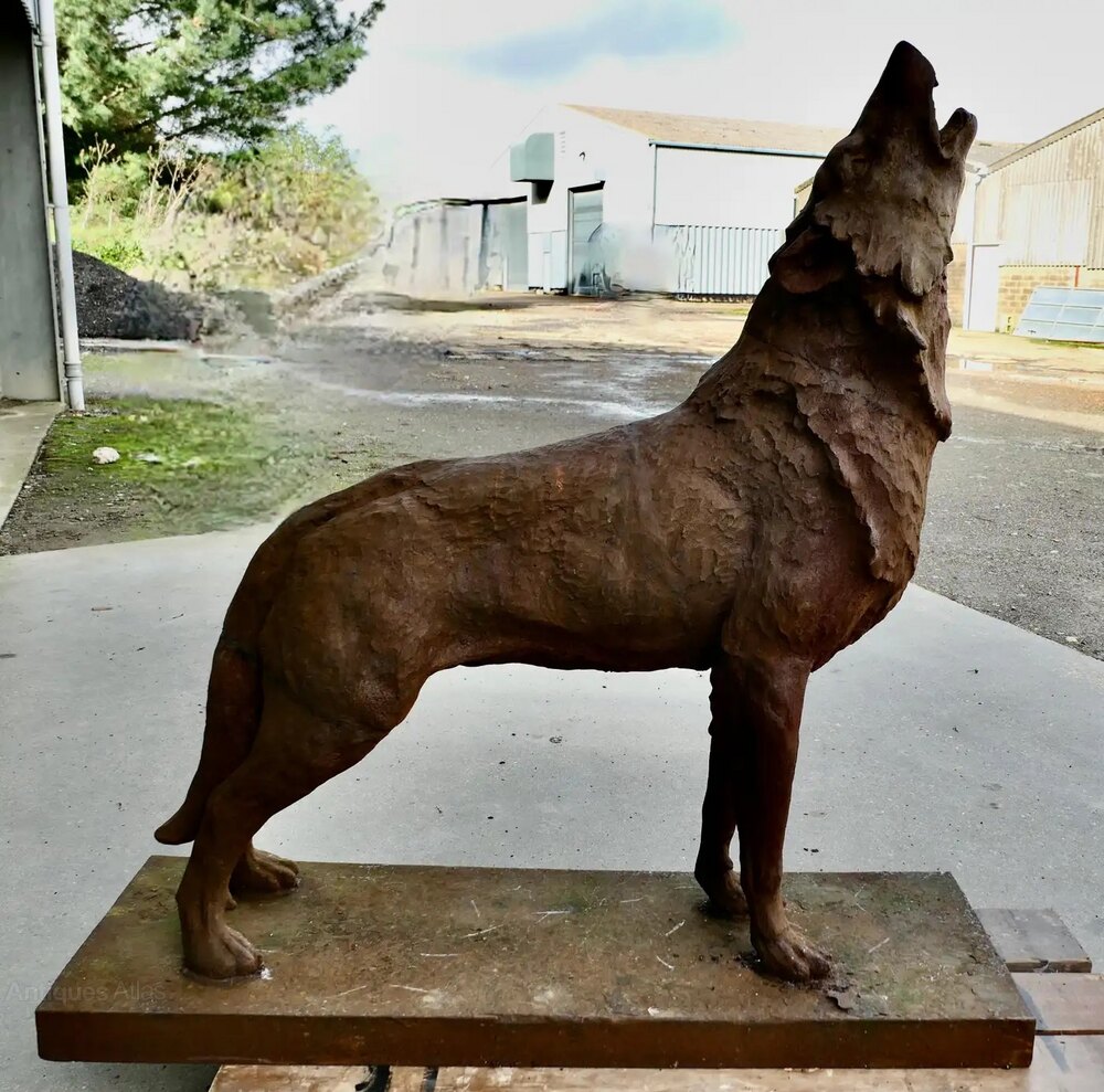 Antiques Atlas - Cast Iron Statue Of A Huge Howling Wolf as284a12841 / KF46