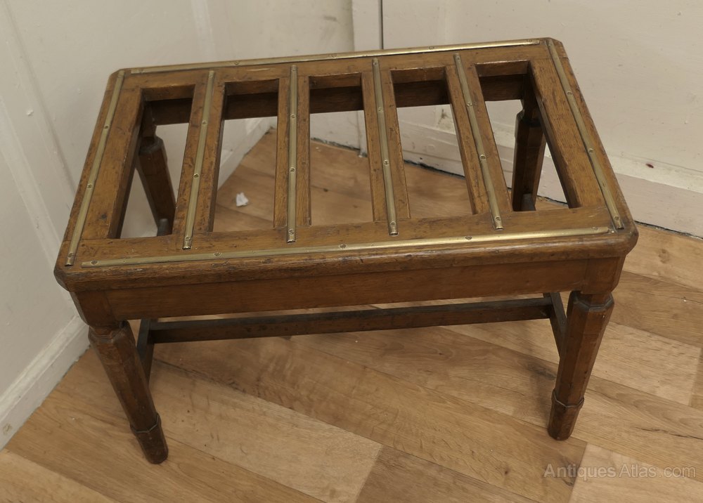 Very Sturdy Golden Oak Luggage Rack Suitcase Stand as284a8325 / CC25 ...