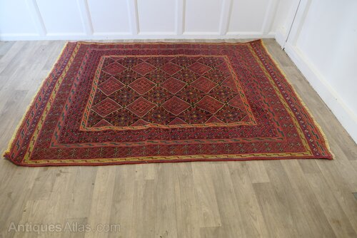 Antiques Atlas - Vintage Traditional Pattern Wool Carpet Rug ...