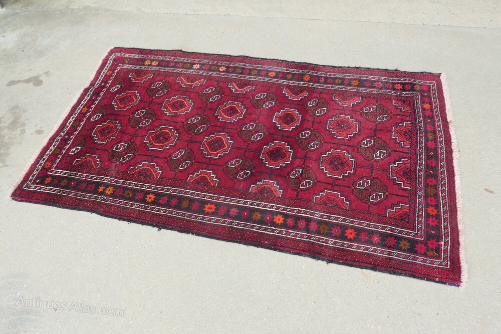 Antiques Atlas - Vintage Traditional Pattern Wool Carpet Rug ...