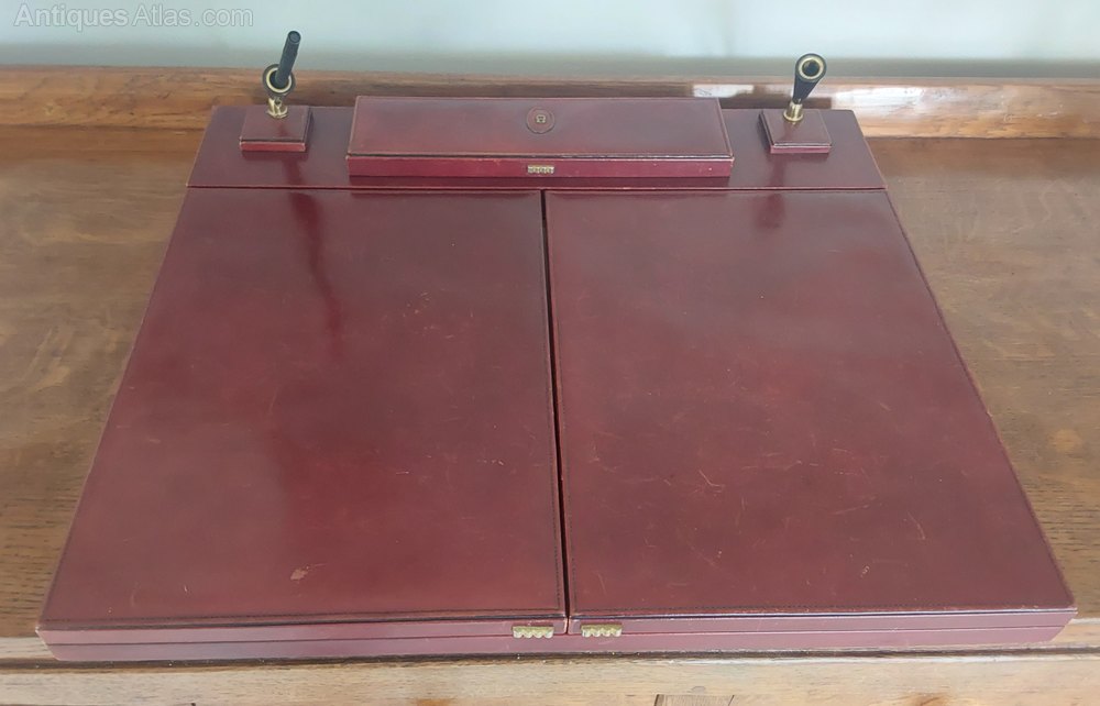 Antiques Atlas - A Top Quality Desk Companion By Etienne Aigner.