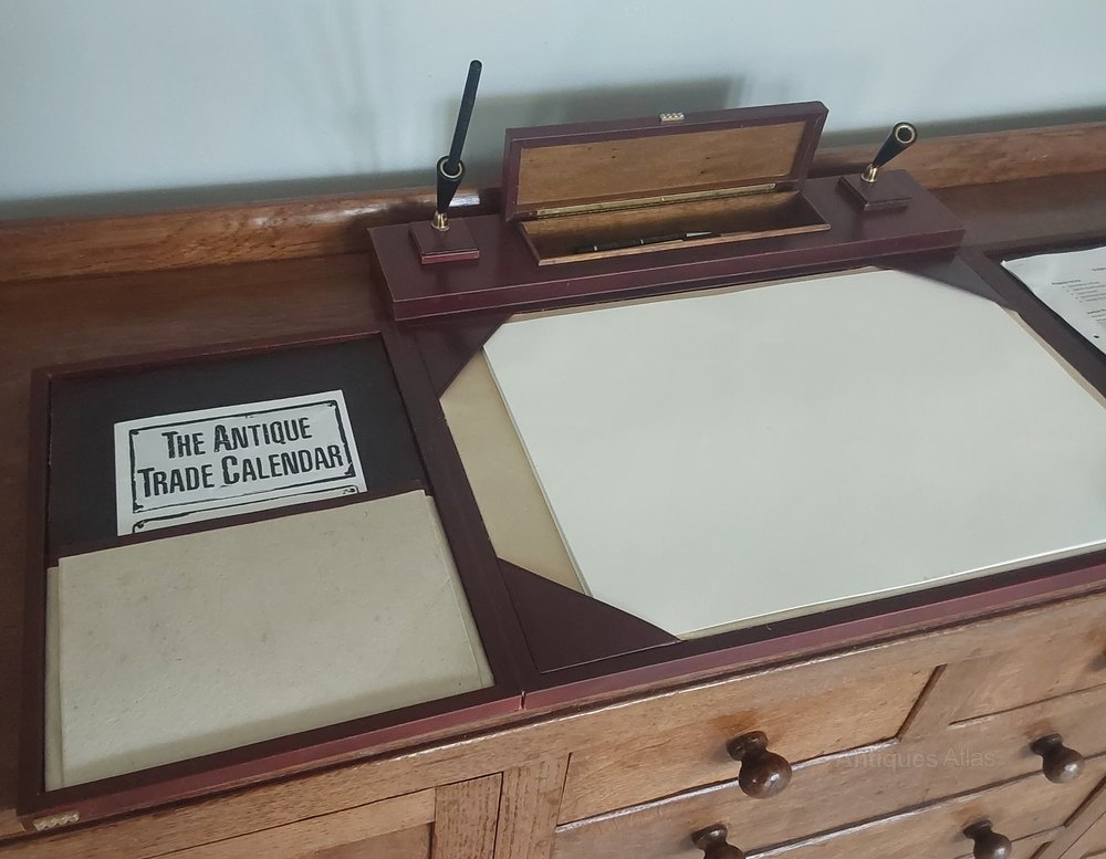 Antiques Atlas - A Top Quality Desk Companion By Etienne Aigner.