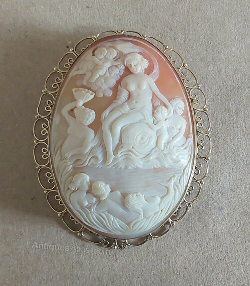 Antiques Atlas - Large Cameo Brooch / Pendant In 14ct Gold Mount.