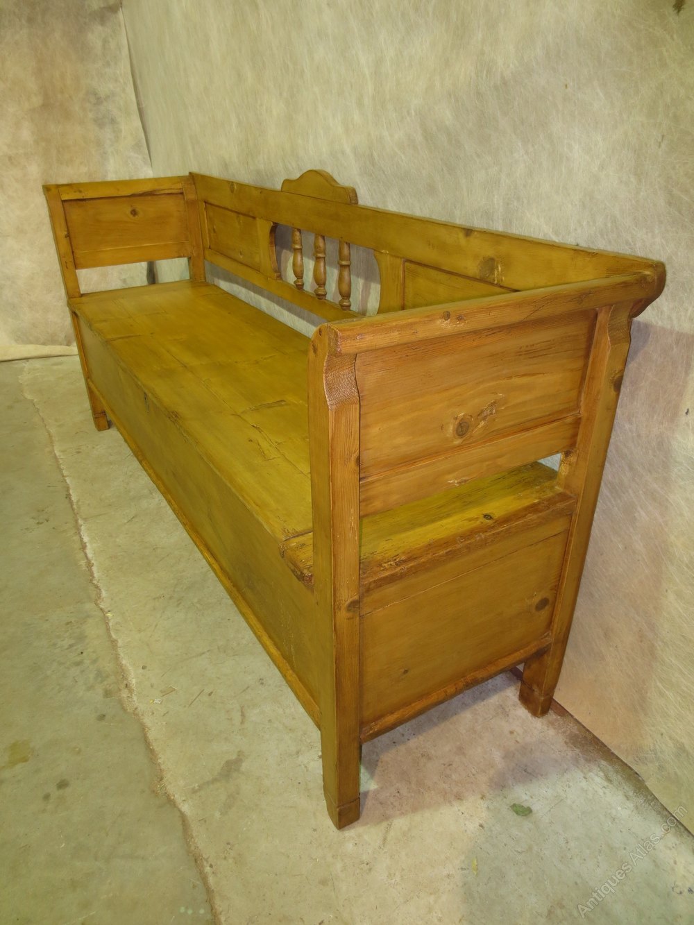 Eastern European Pine Bench - Antiques Atlas