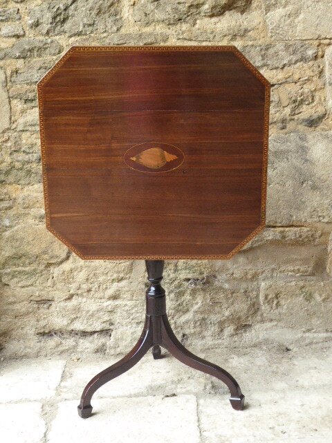 Regency Tipping Tripod Table. as978a461 / 74/07/239 - Antiques Atlas