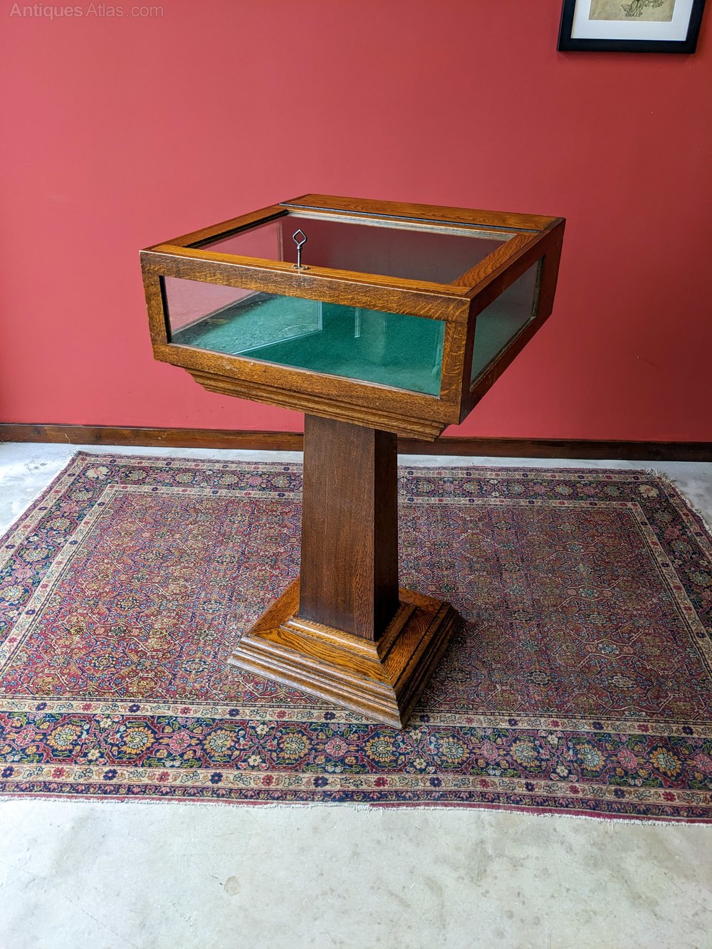 Vintage Oak Pedestal Raised Display Table Cabinet - Antiques Atlas