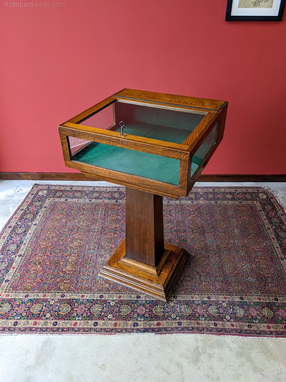 Vintage Oak Pedestal Raised Display Table Cabinet - Antiques Atlas