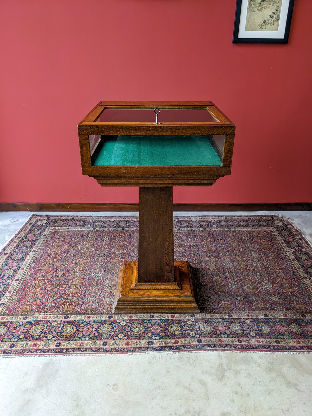 Vintage Oak Pedestal Raised Display Table Cabinet - Antiques Atlas
