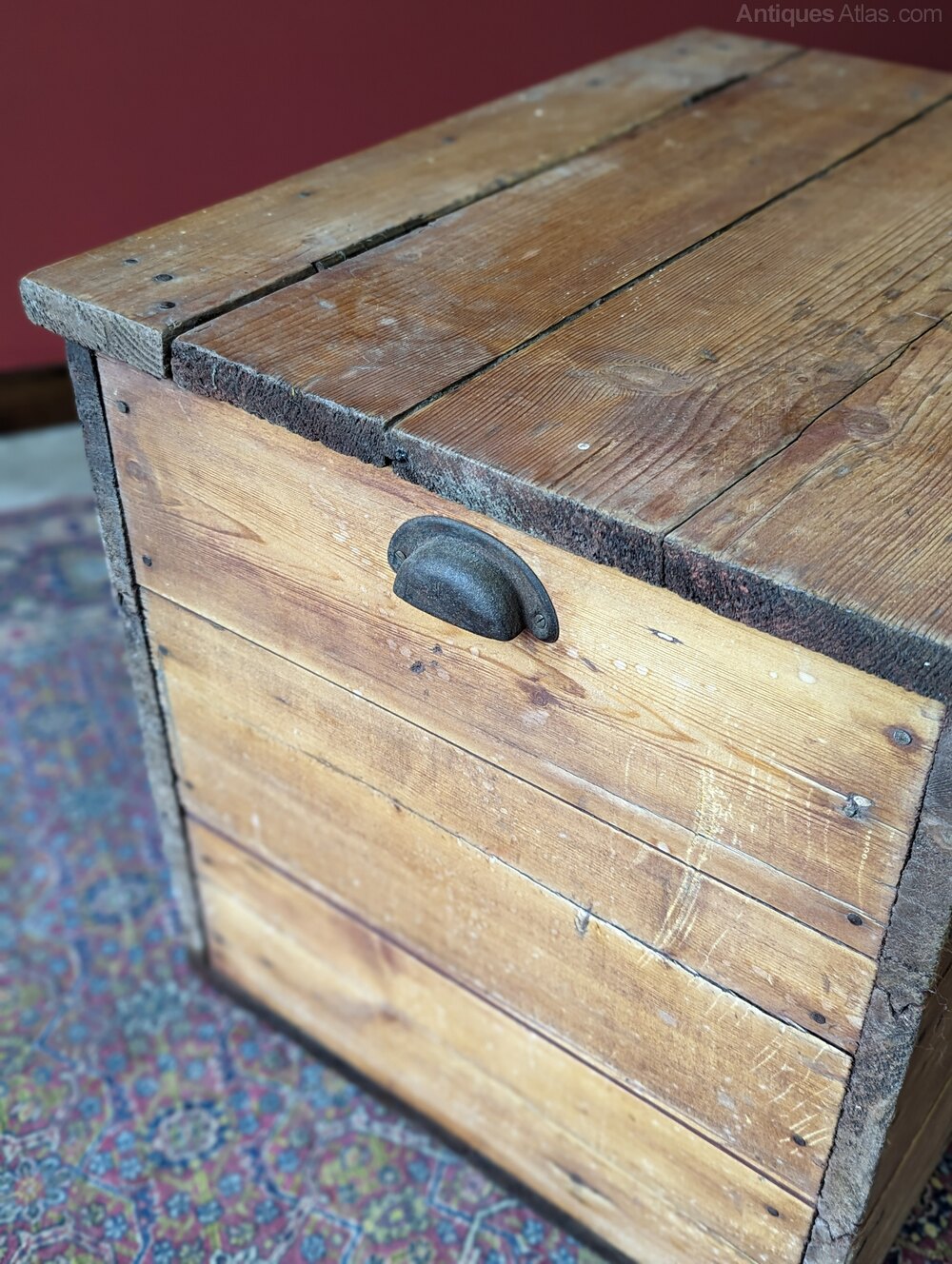 Antiques Atlas - Vintage Pine Lidded Storage Box as1124a1287 / 3101