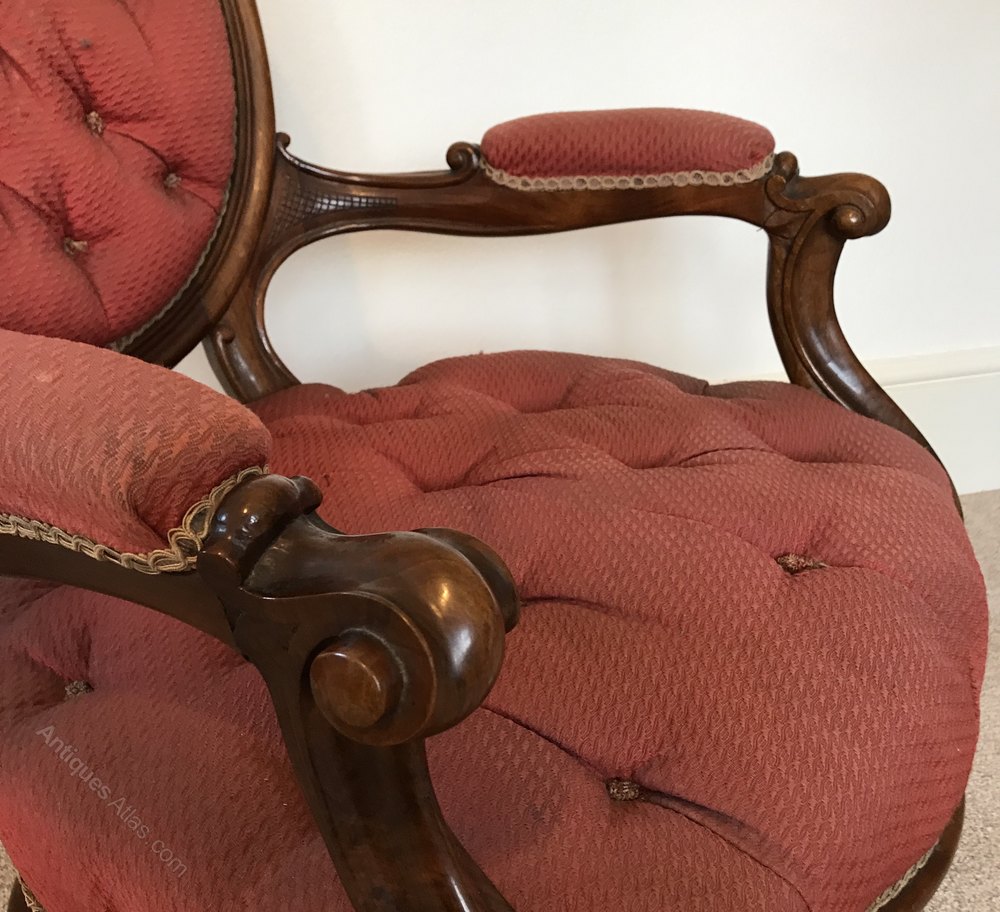 Pair Of Victorian Button Back Walnut Chairs - Antiques Atlas