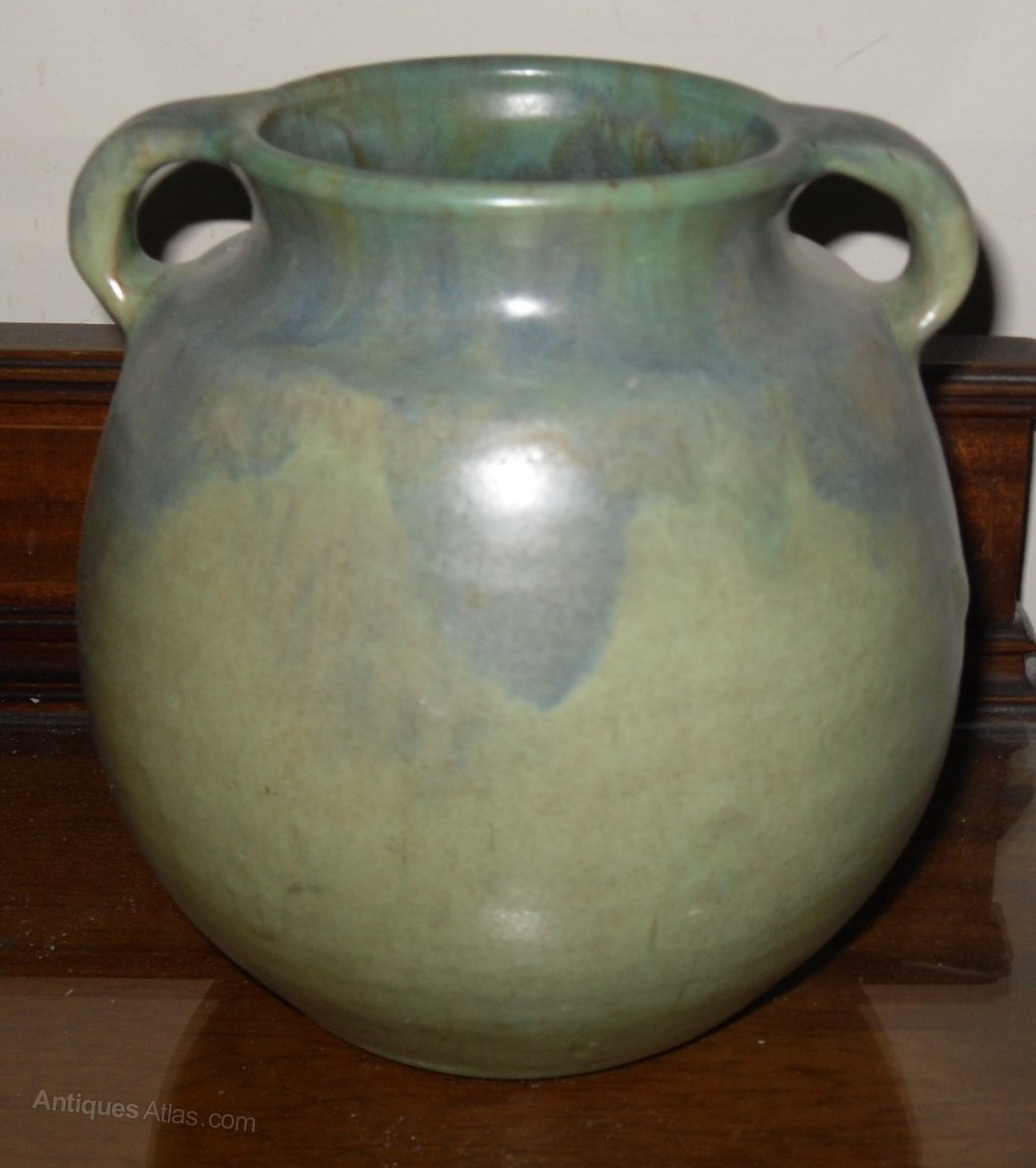 Antiques Atlas - Upchurch Pottery Two Handled Vase as811a010