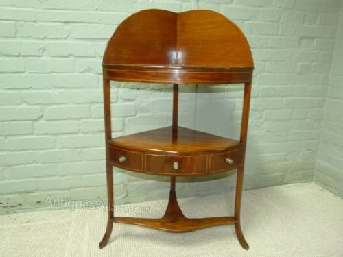 Corner Table - Antiques Atlas