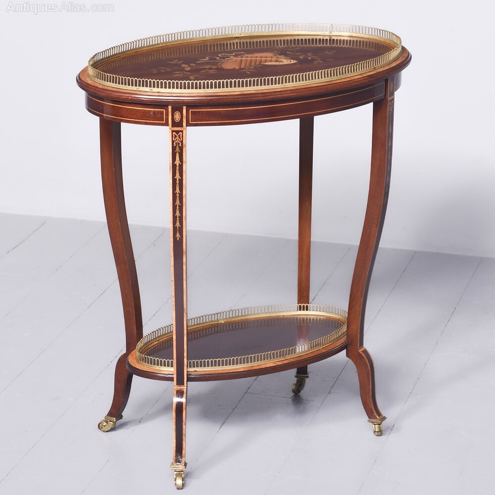 Sheraton Style Occasional Table - Antiques Atlas
