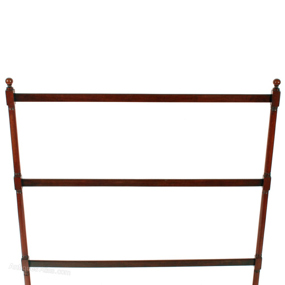 Georgian Mahogany Clothes Rail - Antiques Atlas