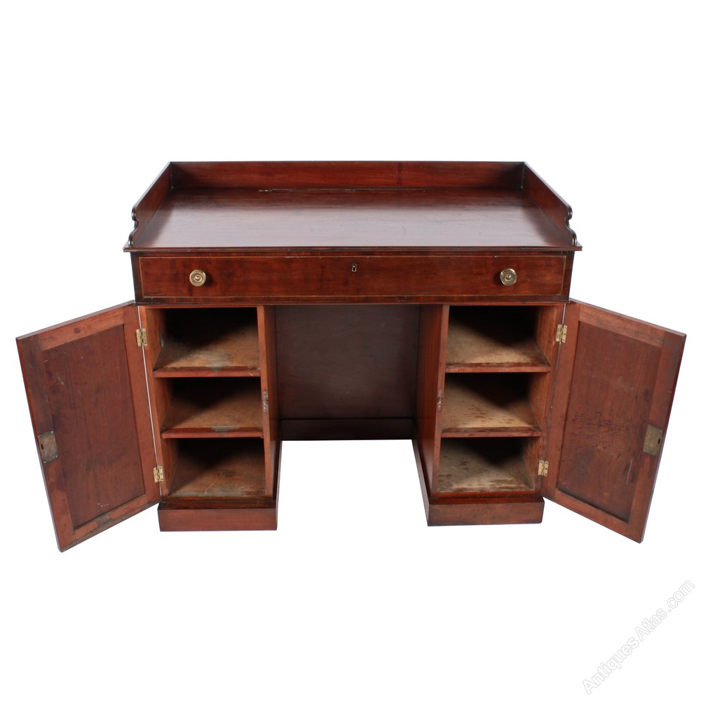 Georgian Mahogany Dressing Table - Antiques Atlas