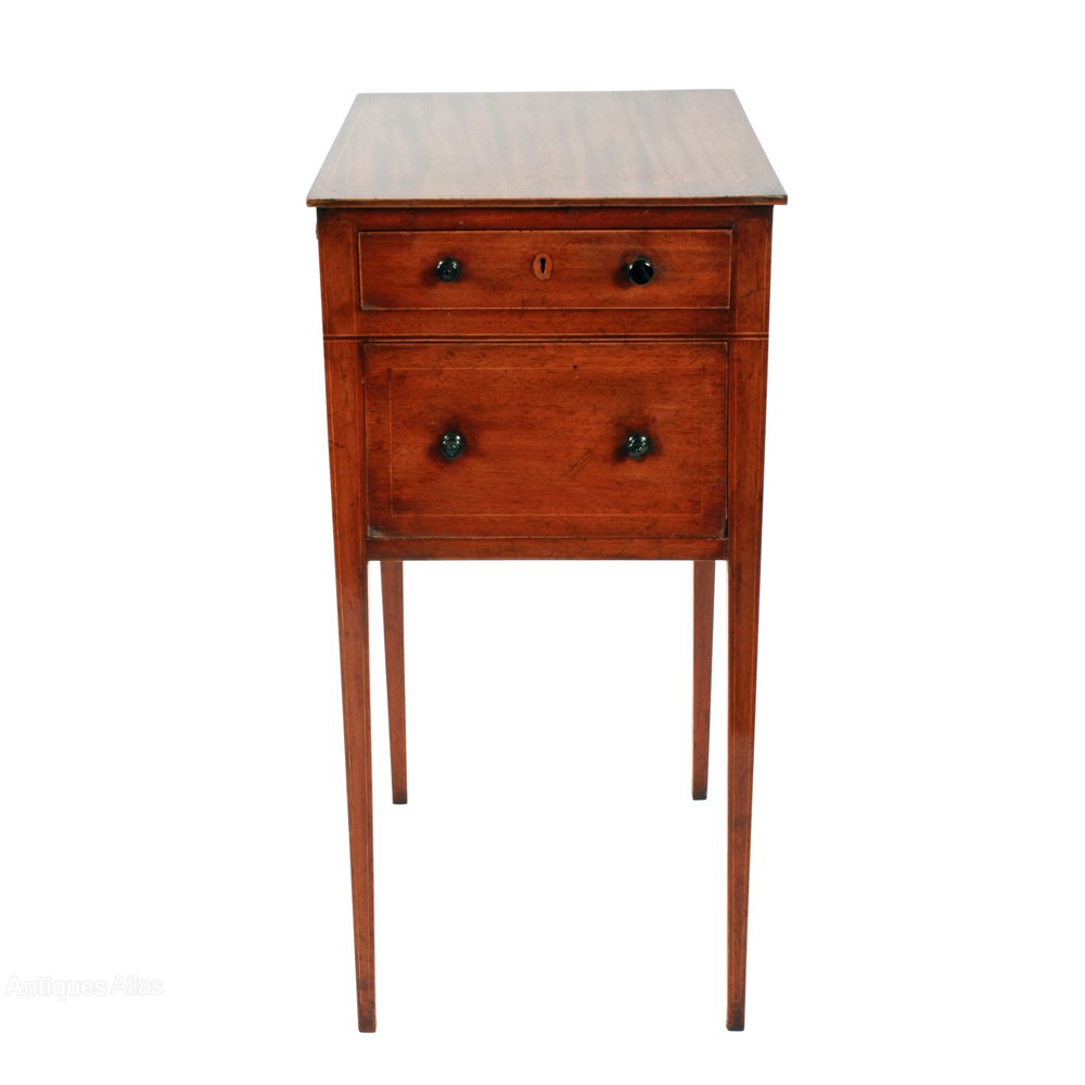 Georgian Mahogany Lamp Table - Antiques Atlas