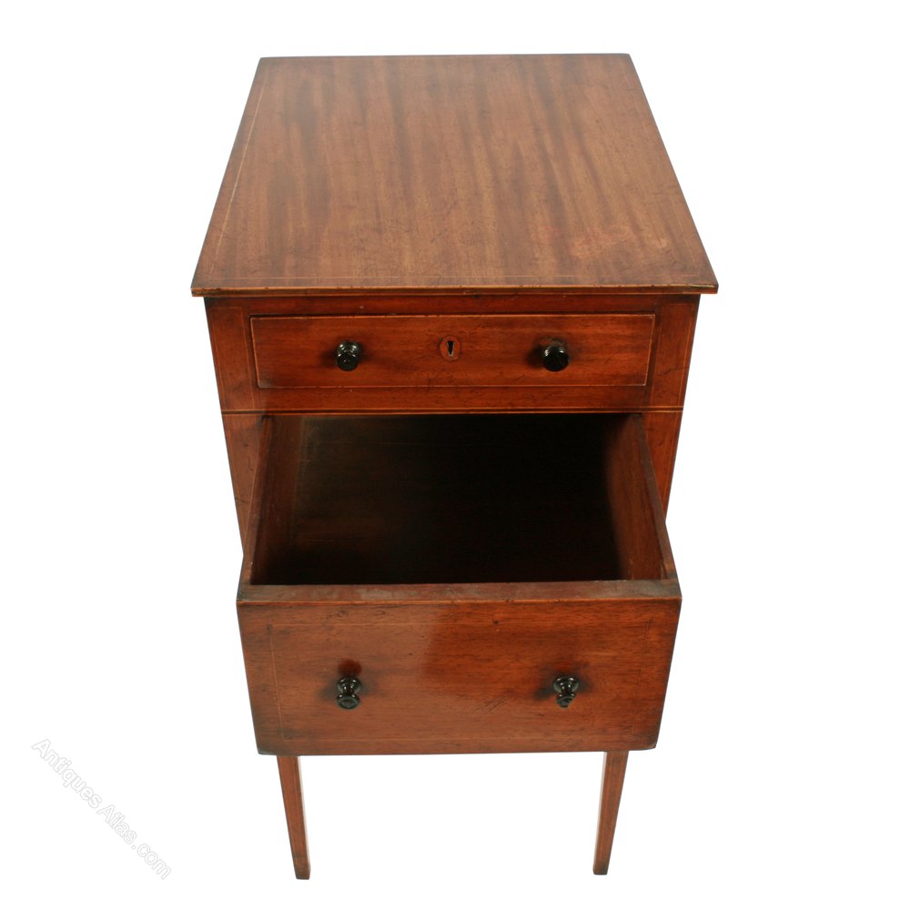 Georgian Mahogany Lamp Table - Antiques Atlas