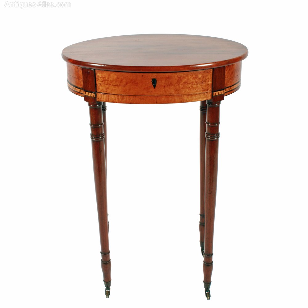 Georgian Oval Mahogany Lamp Table - Antiques Atlas