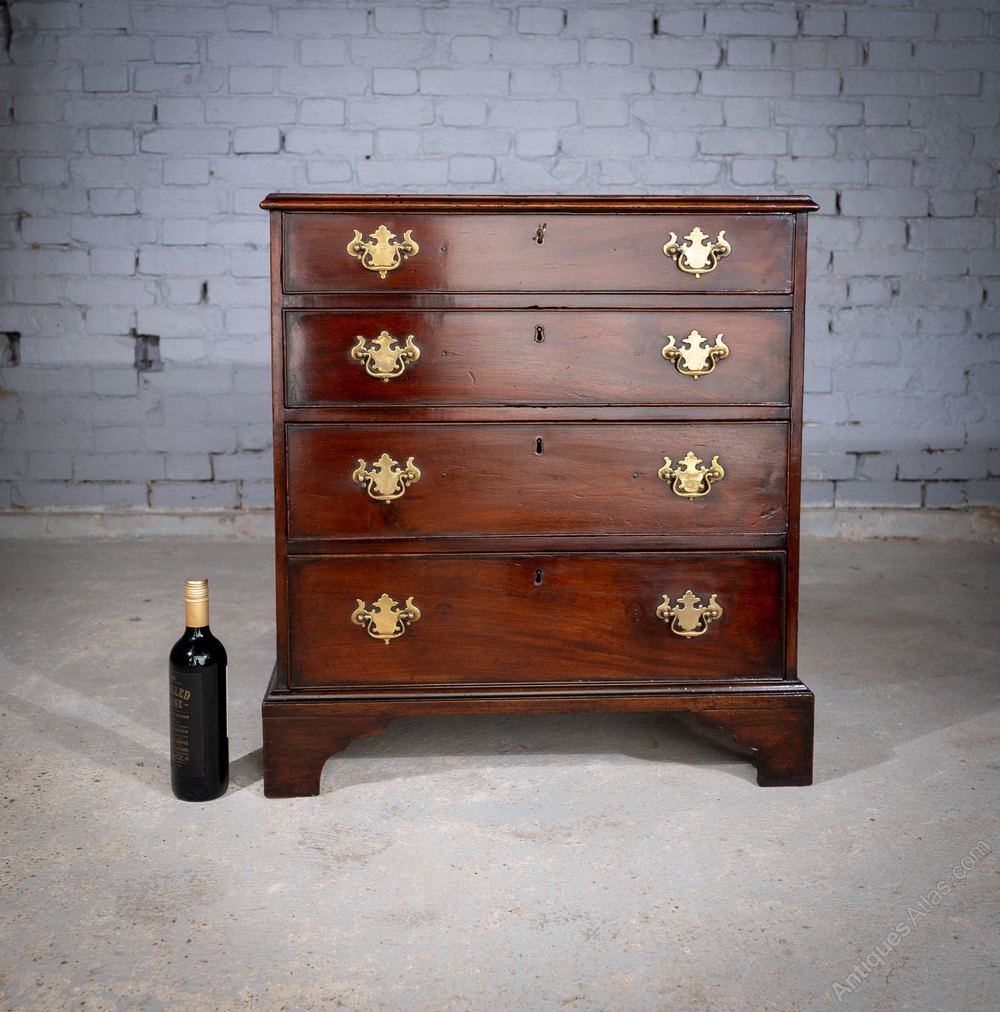 Diminutive / Small Chest Of Drawers, C.1760 - Antiques Atlas