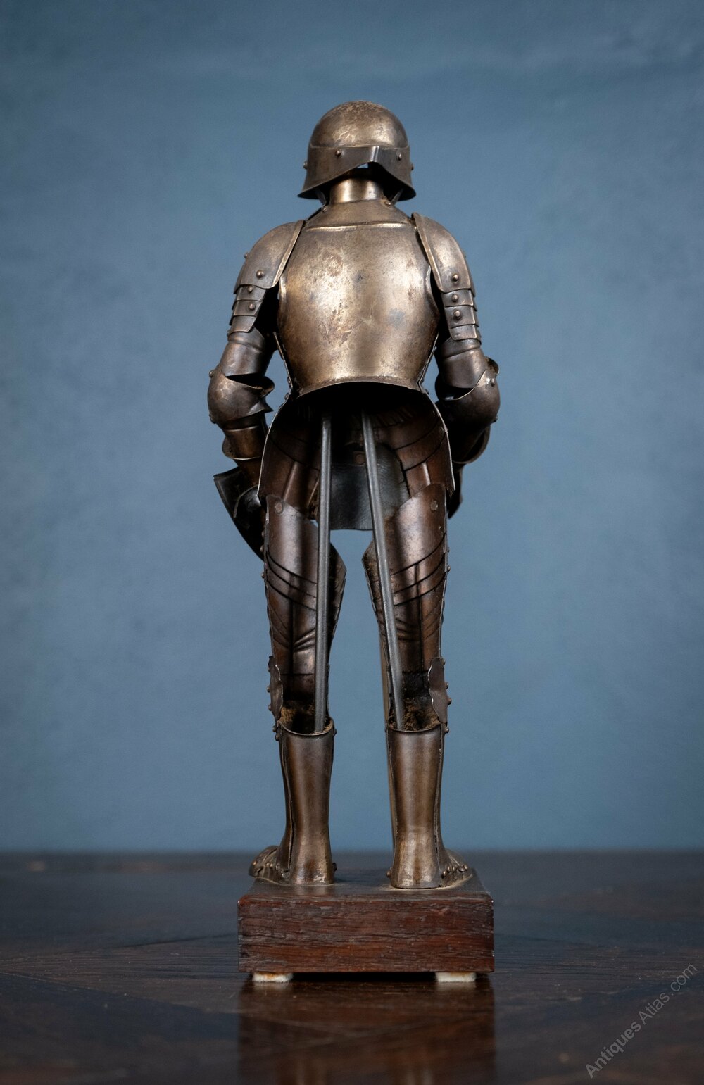 Antiques Atlas - Miniature Suit Of Armour, C.1920 as1132a642 / 7641