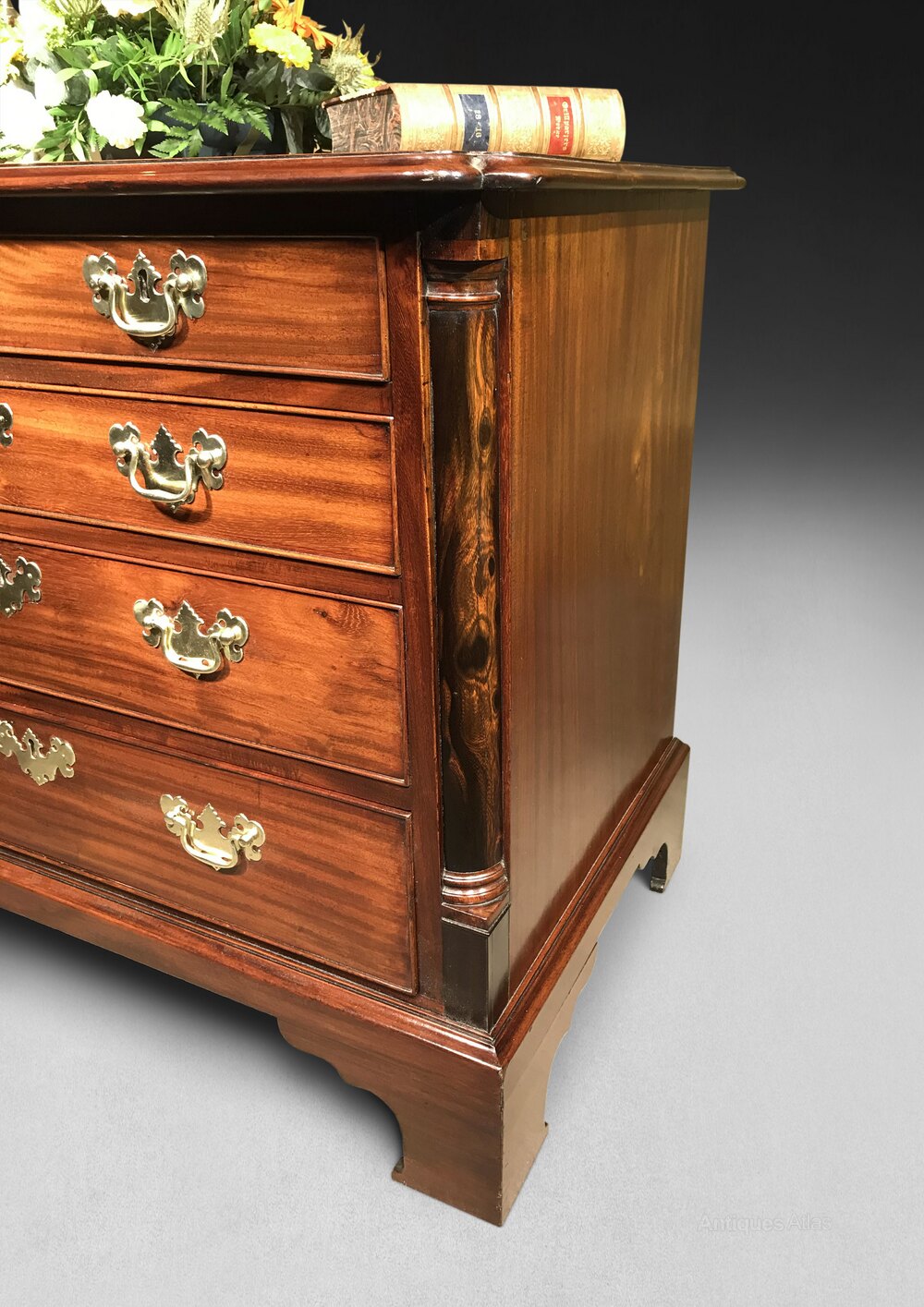 George III Mahogany And Coromandel Chest Of Drawers as722a653 / 11091 ...