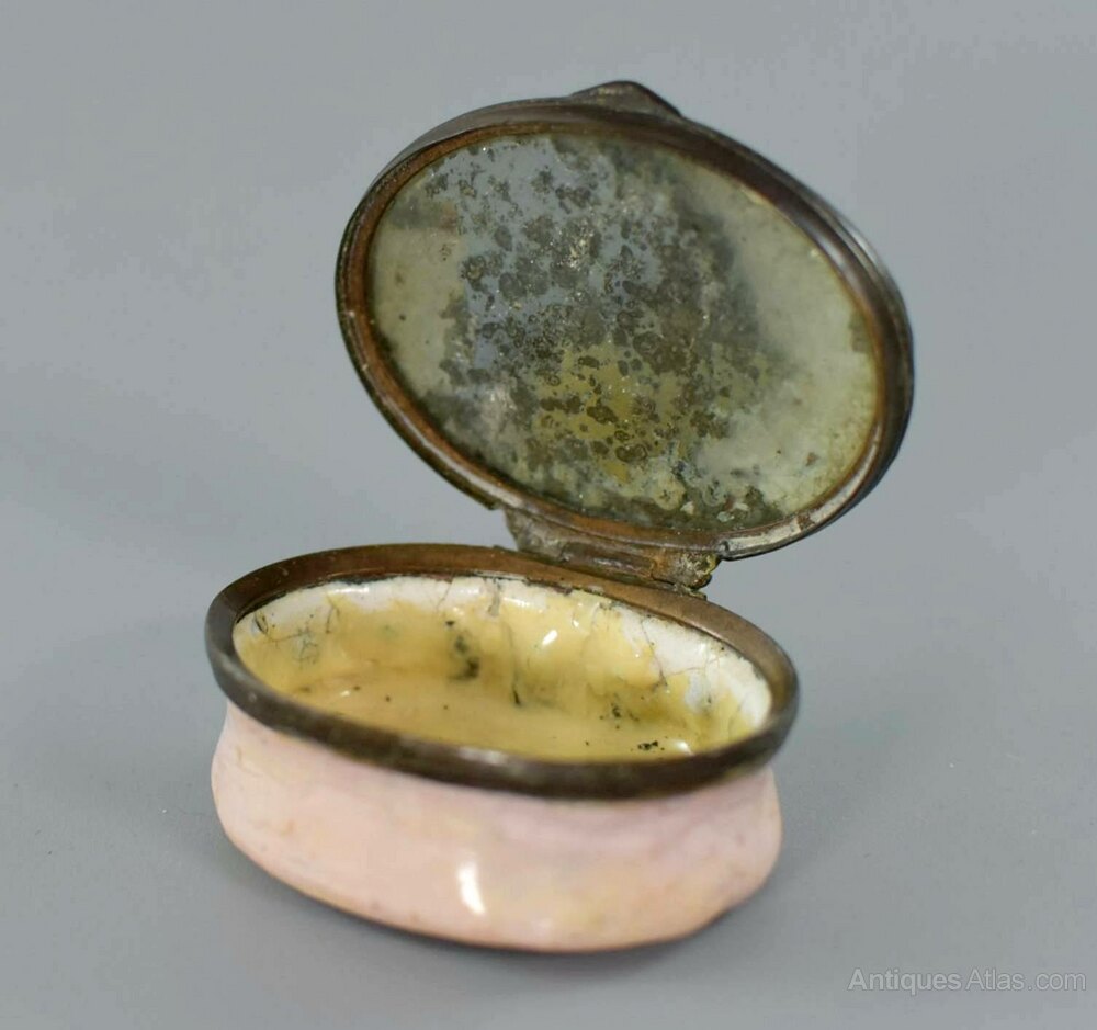 Antiques Atlas - Bilston Enamel Patch Box Friendship Message as1230a079 ...