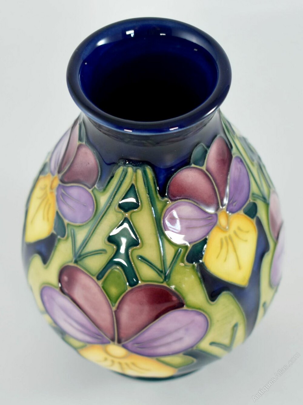 Antiques Atlas - Moorcroft Heartsease Special Edition Vase as1230a097 ...