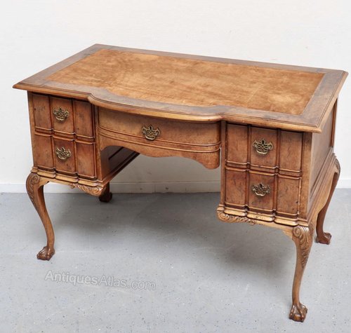 Walnut Block Front Writing Table as962a155 / HG/0723 - Antiques Atlas