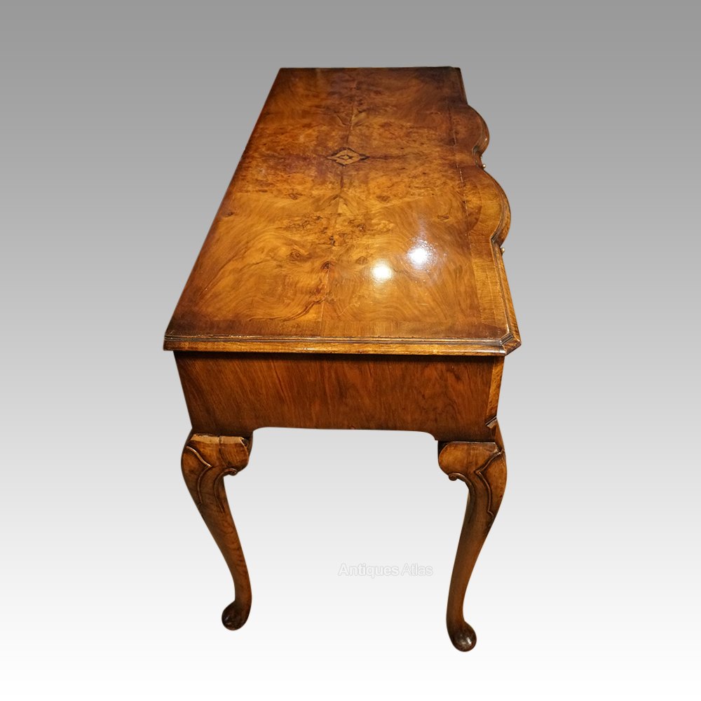 This George V Walnut Side Table - Antiques Atlas