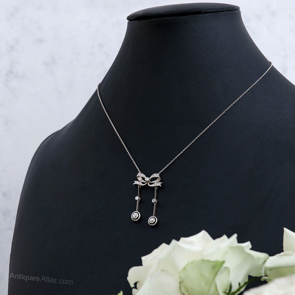 Antiques Atlas - Edwardian 18ct Gold & Diamond Negligee Pendant
