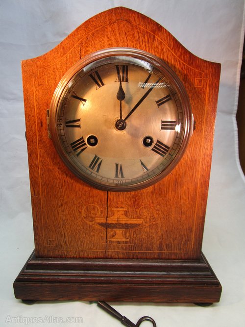 Antiques Atlas - Antique 8 Day Striking Oak Cased Mantel Clock