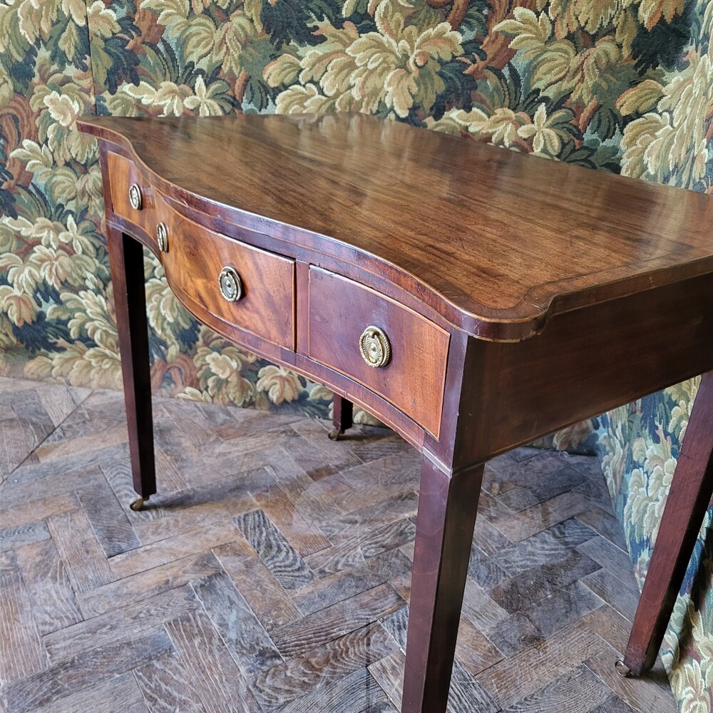 Georgian Serpentine Side Table as944a1188 / 1271 - Antiques Atlas