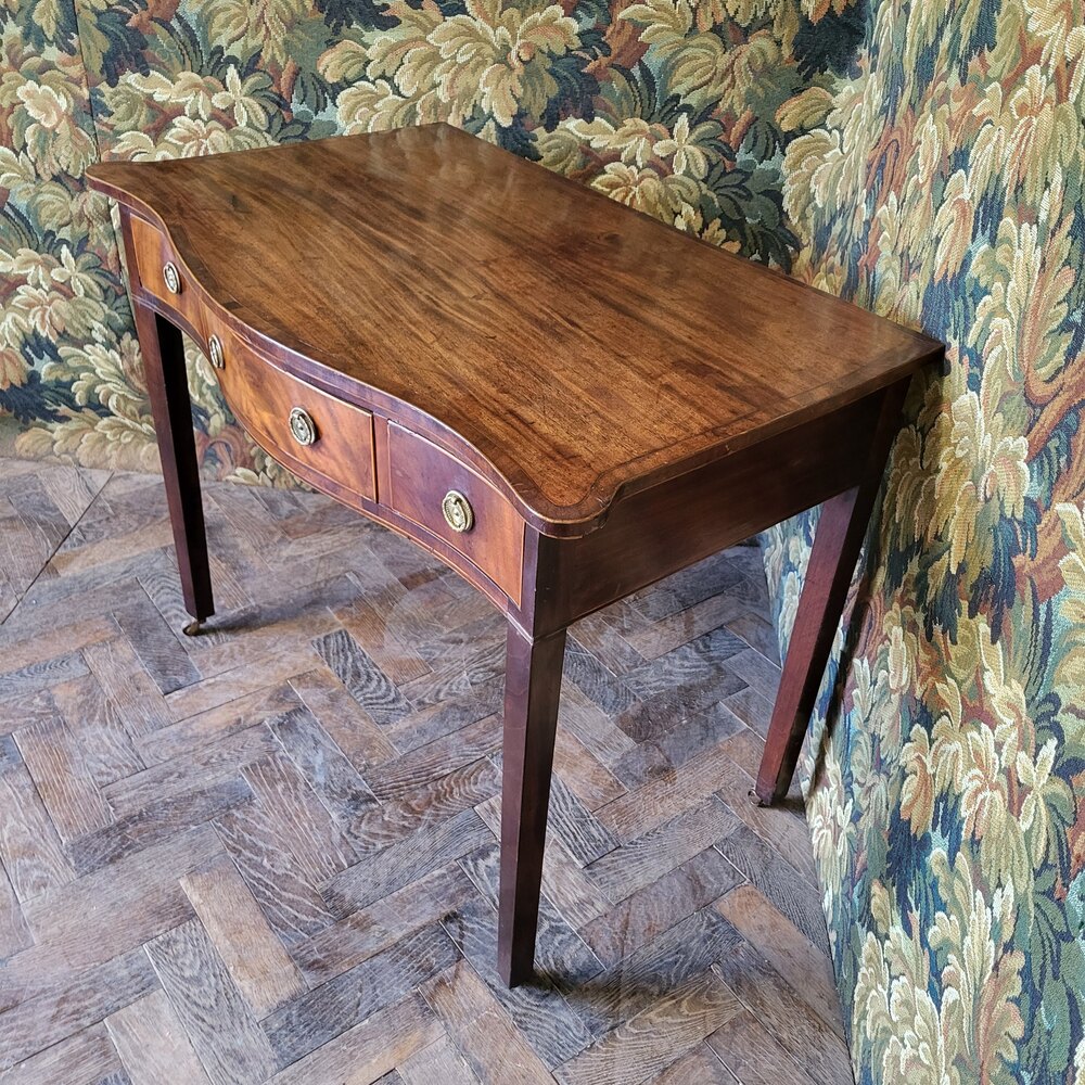 Georgian Serpentine Side Table as944a1188 / 1271 - Antiques Atlas